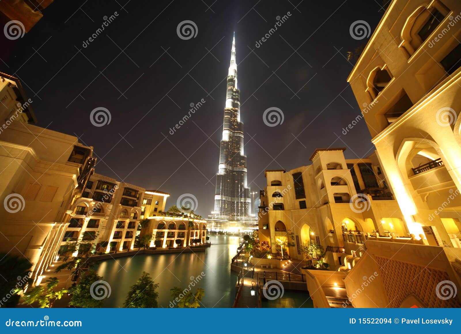 Dubai Skyscraper Stock Photo | CartoonDealer.com #132227262