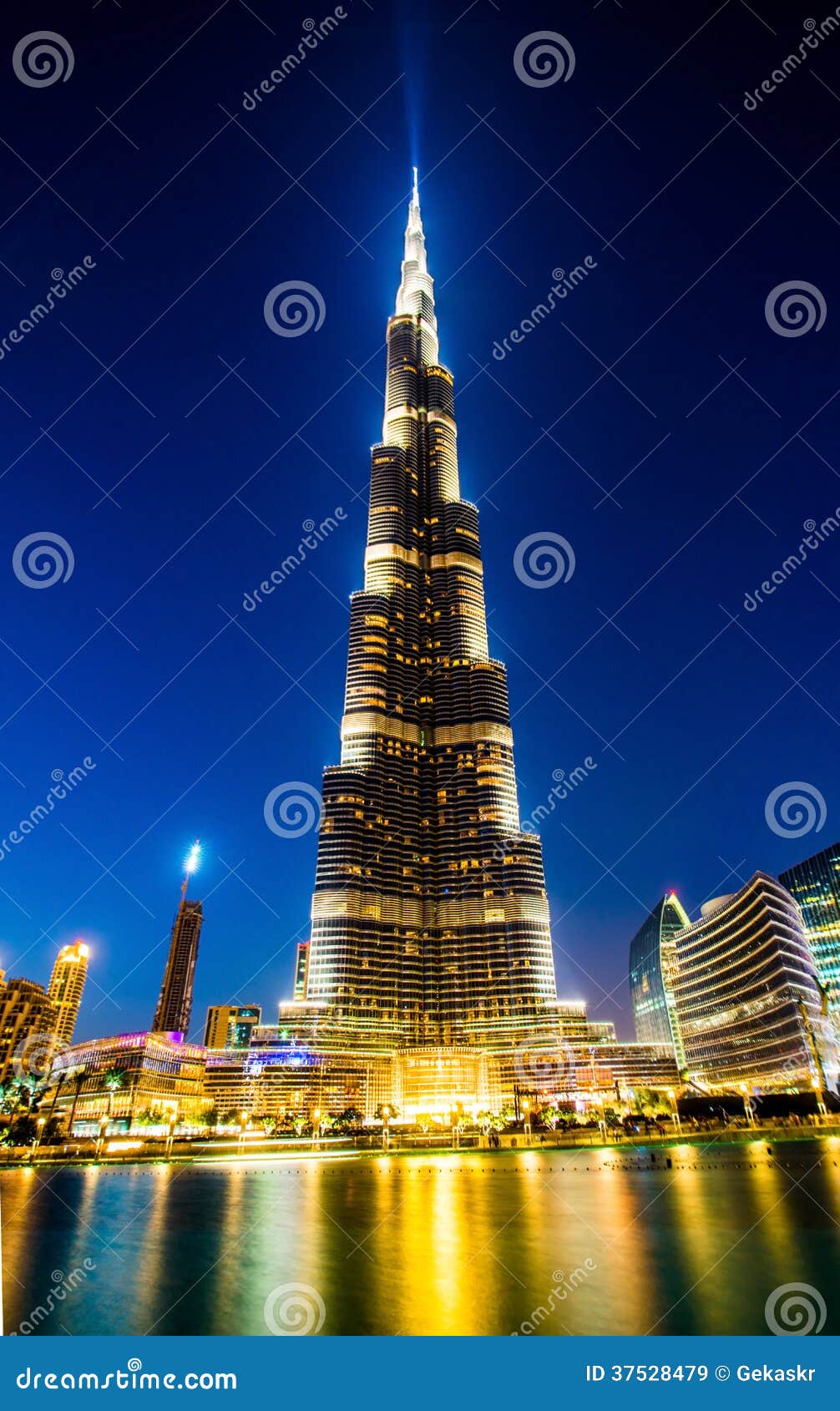 Burj Khalifa image stock éditorial. Image du horizontal - 37528479