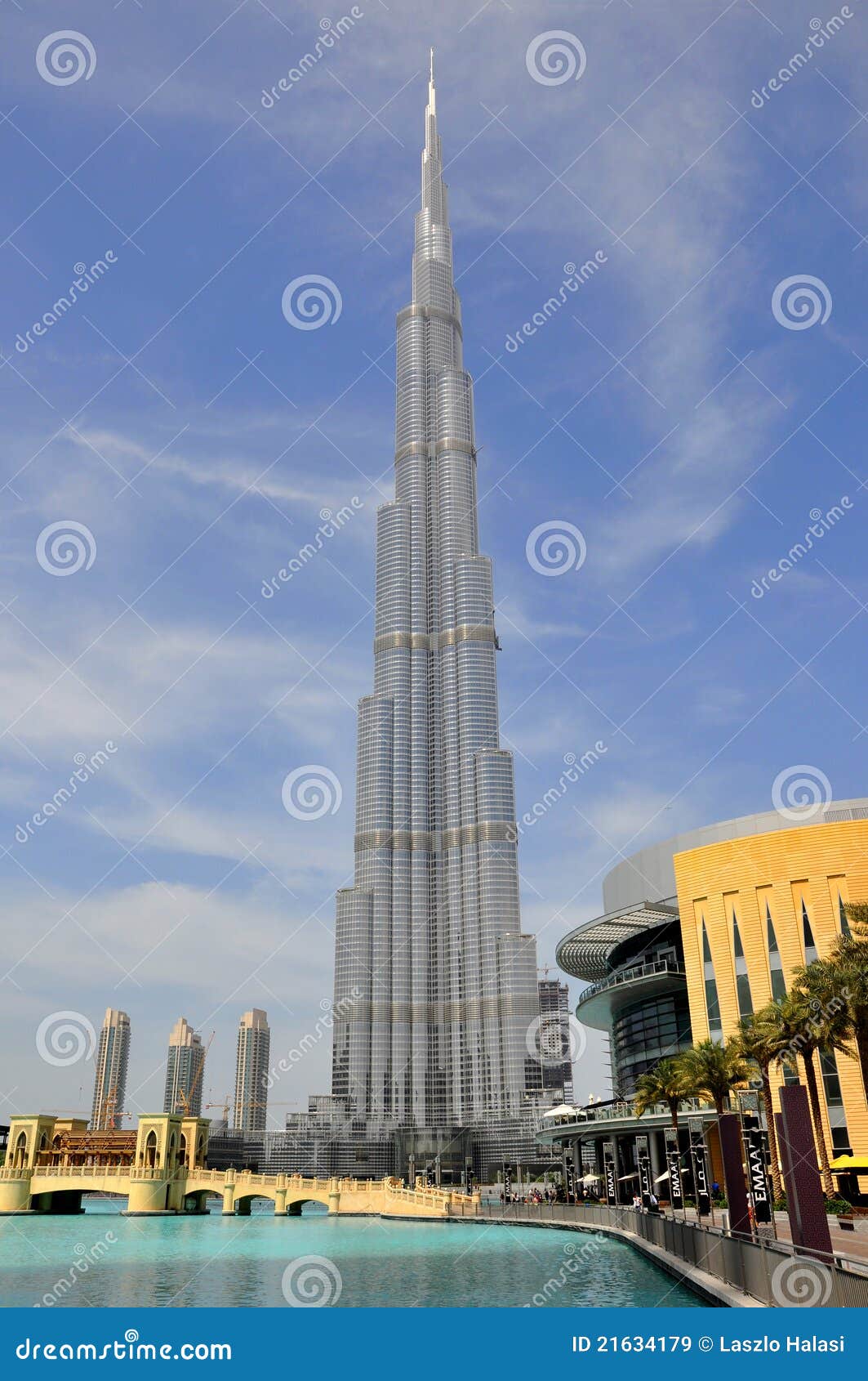 Burj Khalifa, Dubai, UAE editorial stock image. Image of holiday - 21634179