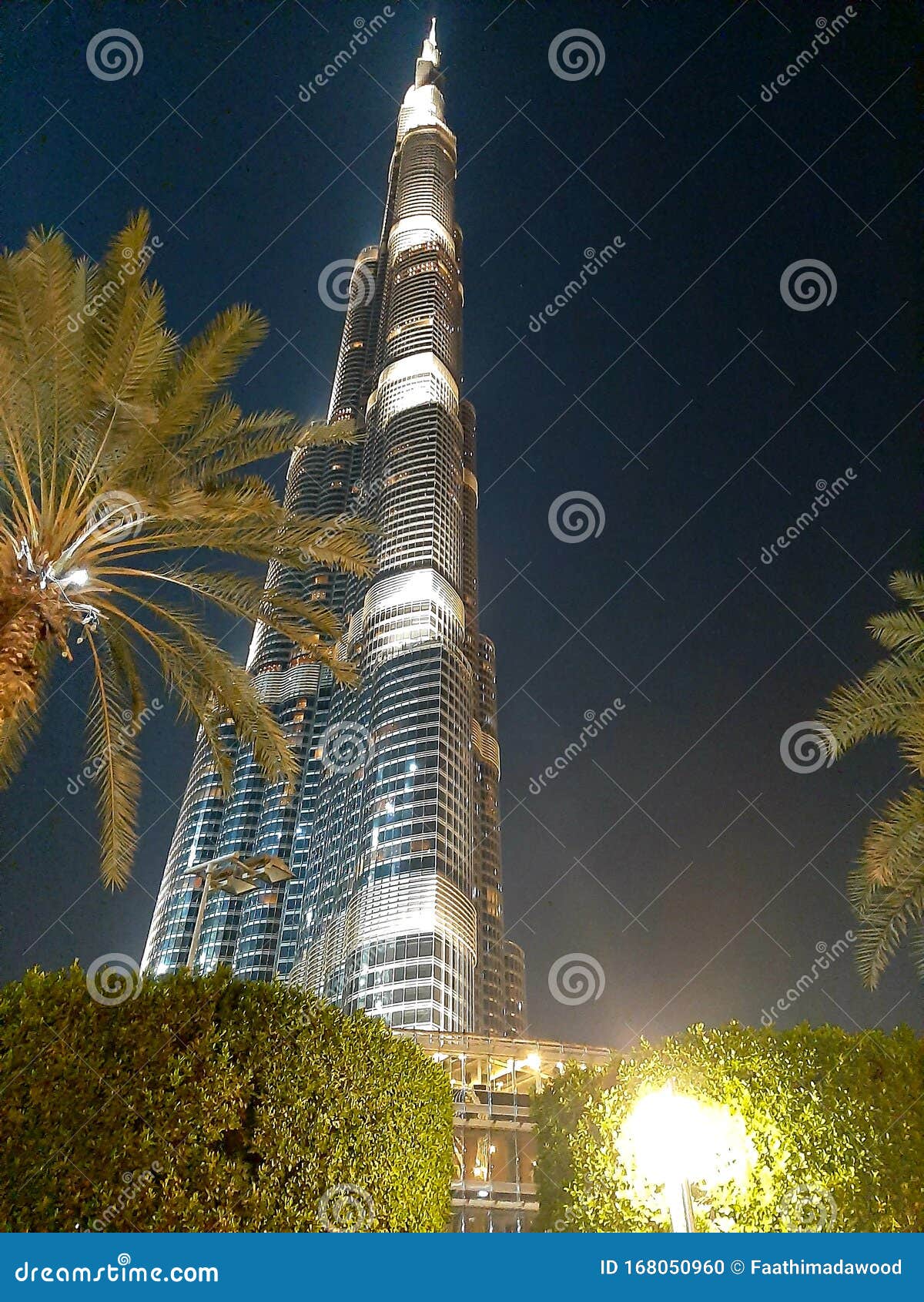 Burj Khalifa Skycraper in Dubai, Dubai Mall Stockfoto - Bild von ...