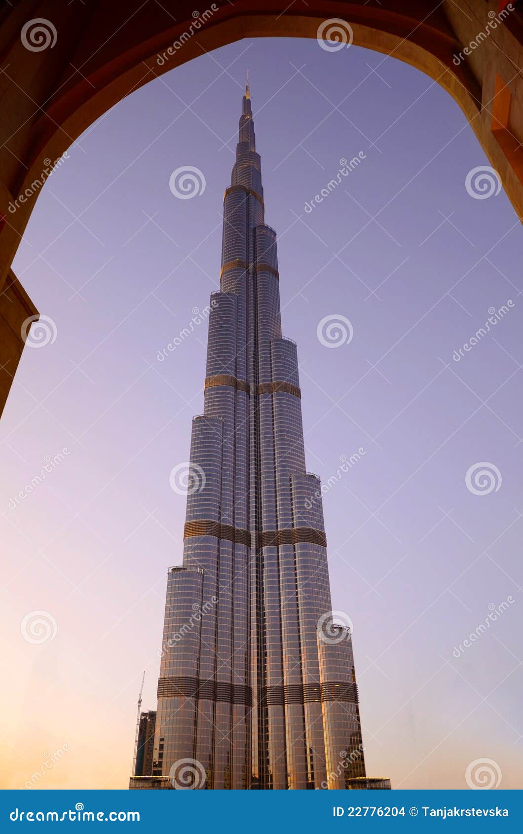 Burj Khalifa at Sunset, Dubai Editorial Stock Image - Image of creek ...