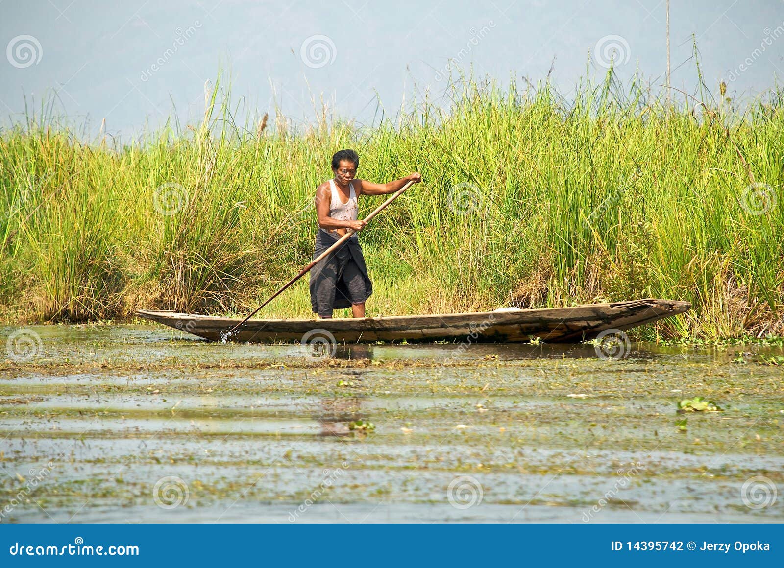 Burmese boatman editorial photography. Image of sightseeing - 14395742