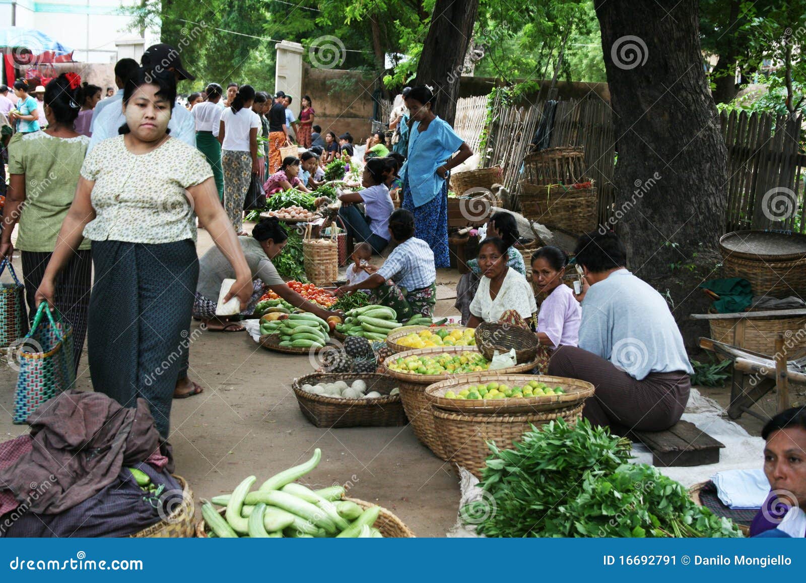 Burmese market editorial photo. Image of food, vegetables - 16692791