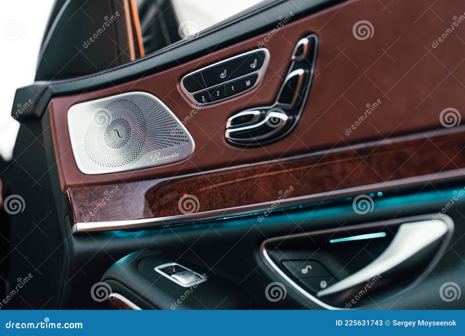 Mercedes-Maybach S500 V8 Editorial Image | CartoonDealer.com #225631724