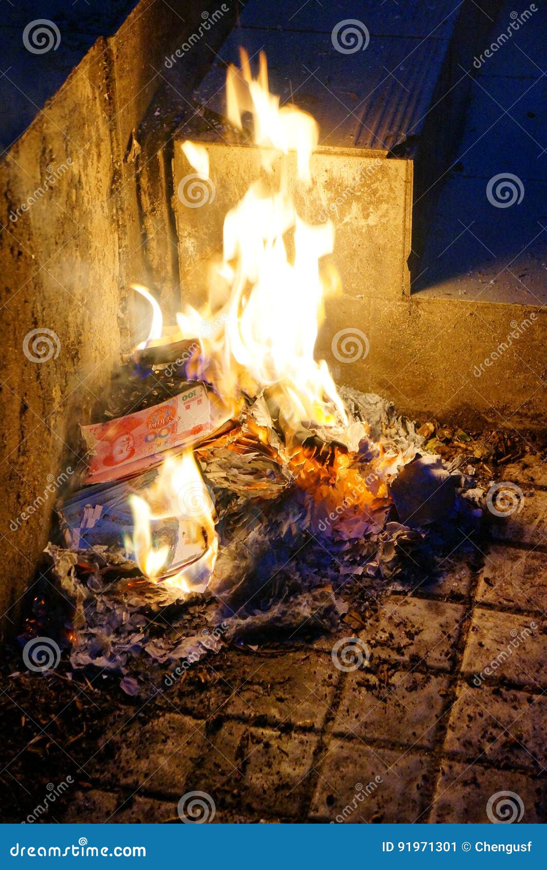 Burn paper money stock image. Image of buddhism, migrant - 91971301