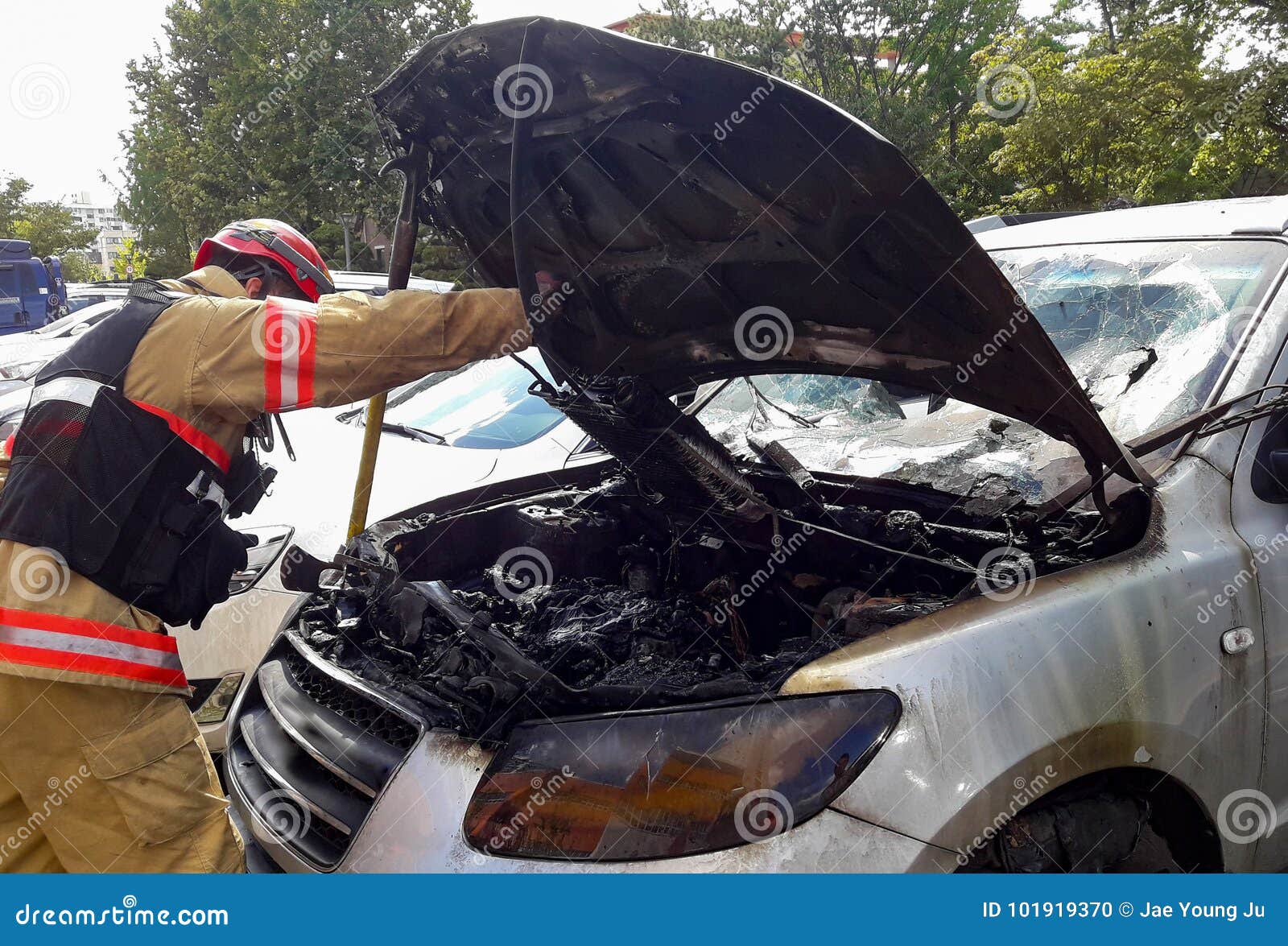 Burned car. stock photo. Image of help, damage, crime - 101919370