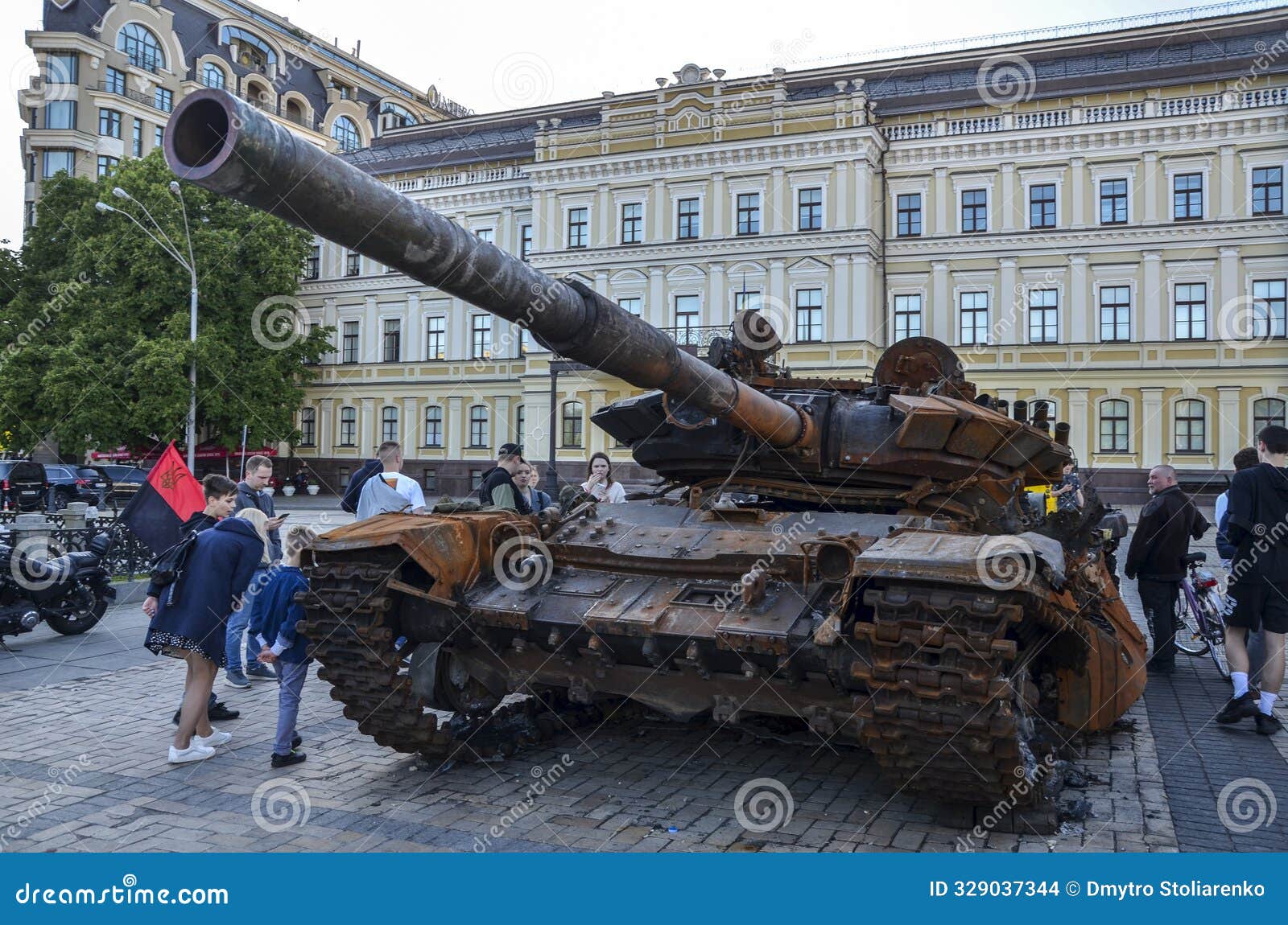 Burned and Exploded Tank ?-72B Destroyed As a Result Artillery Strike ...