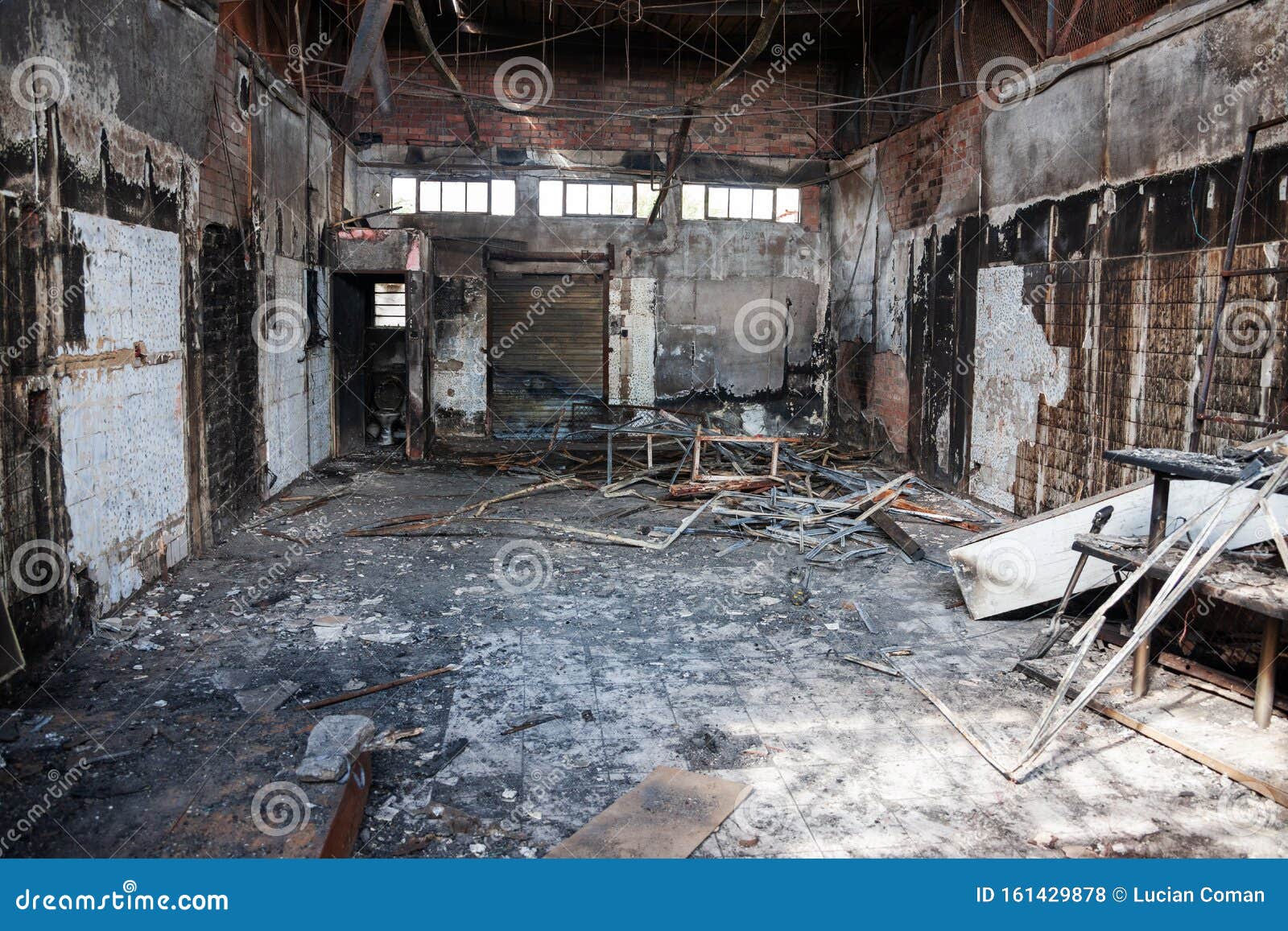 Burned warehouse accident stock photo. Image of heat - 161429878