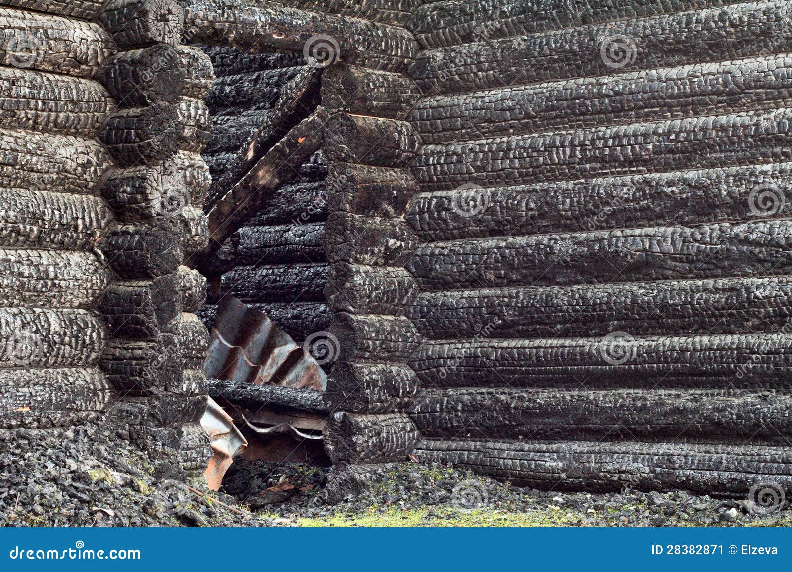 Burned wooden house stock image. Image of tree, burn - 28382871