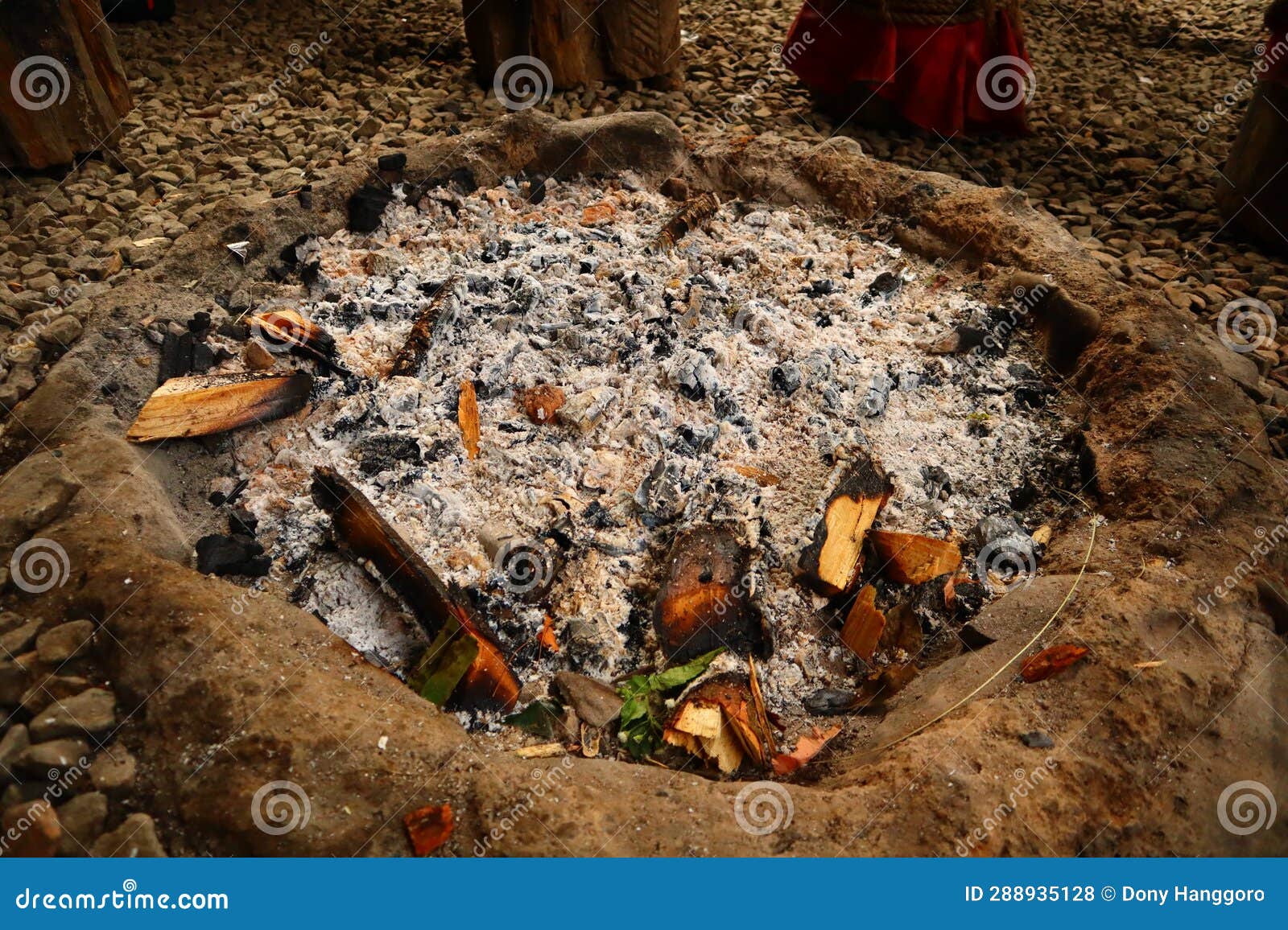 Burning bonfires ash stock photo. Image of extinct, heat - 288935128