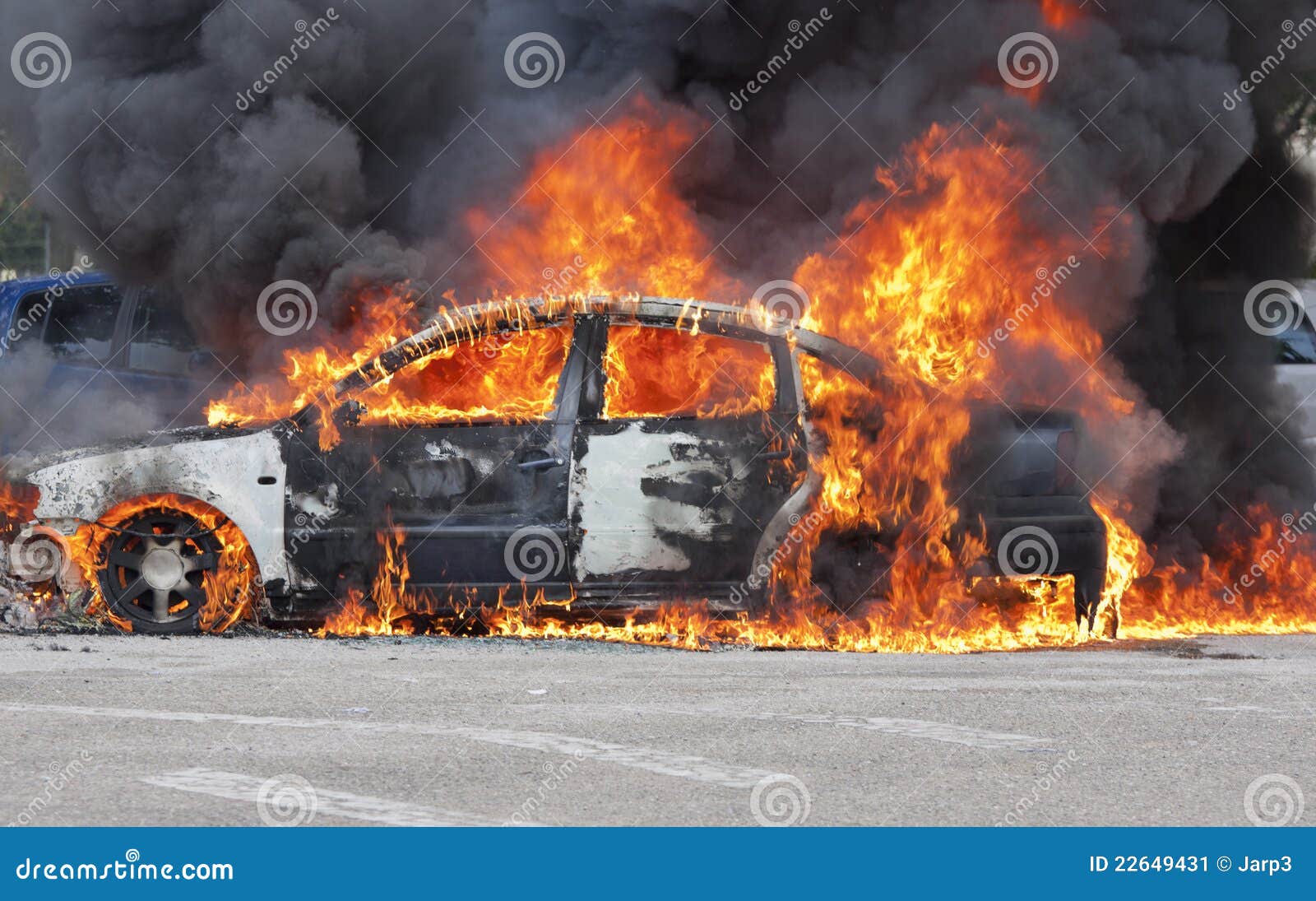 Burning car stock image. Image of inferno, heat, blazing - 22649431