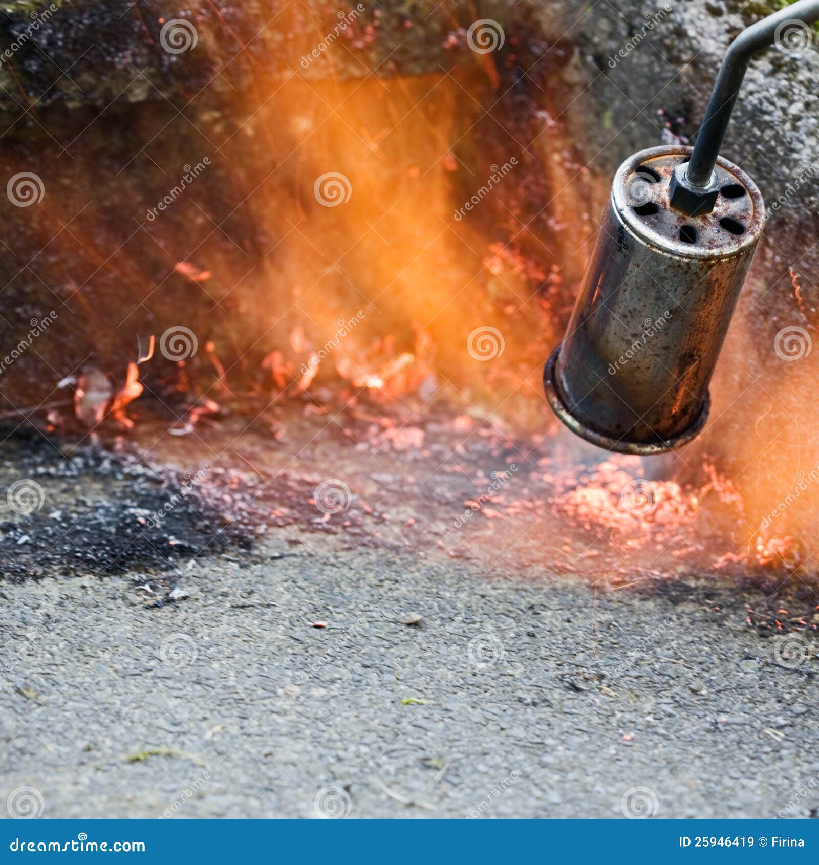 Burning de Weed imagen de archivo. Imagen de exterior - 25946419