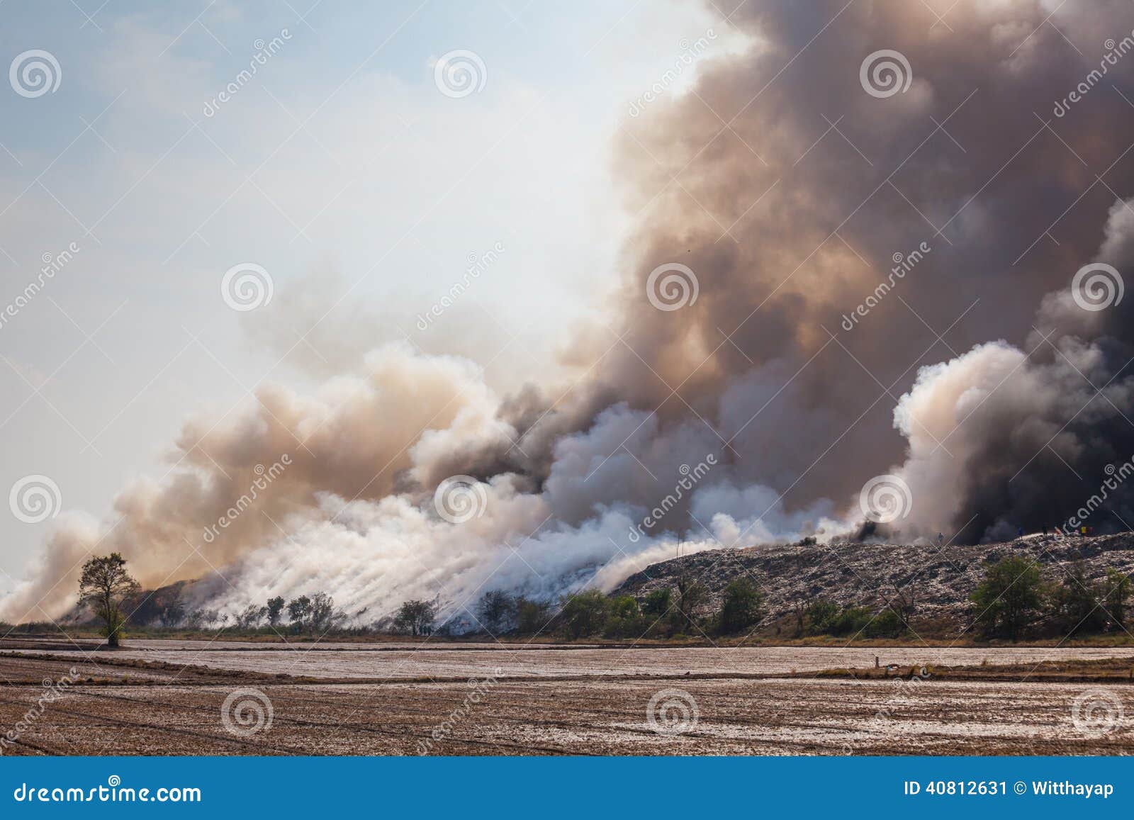 Burning Garbage Heap of Smoke Stock Image - Image of hazard, dirty ...