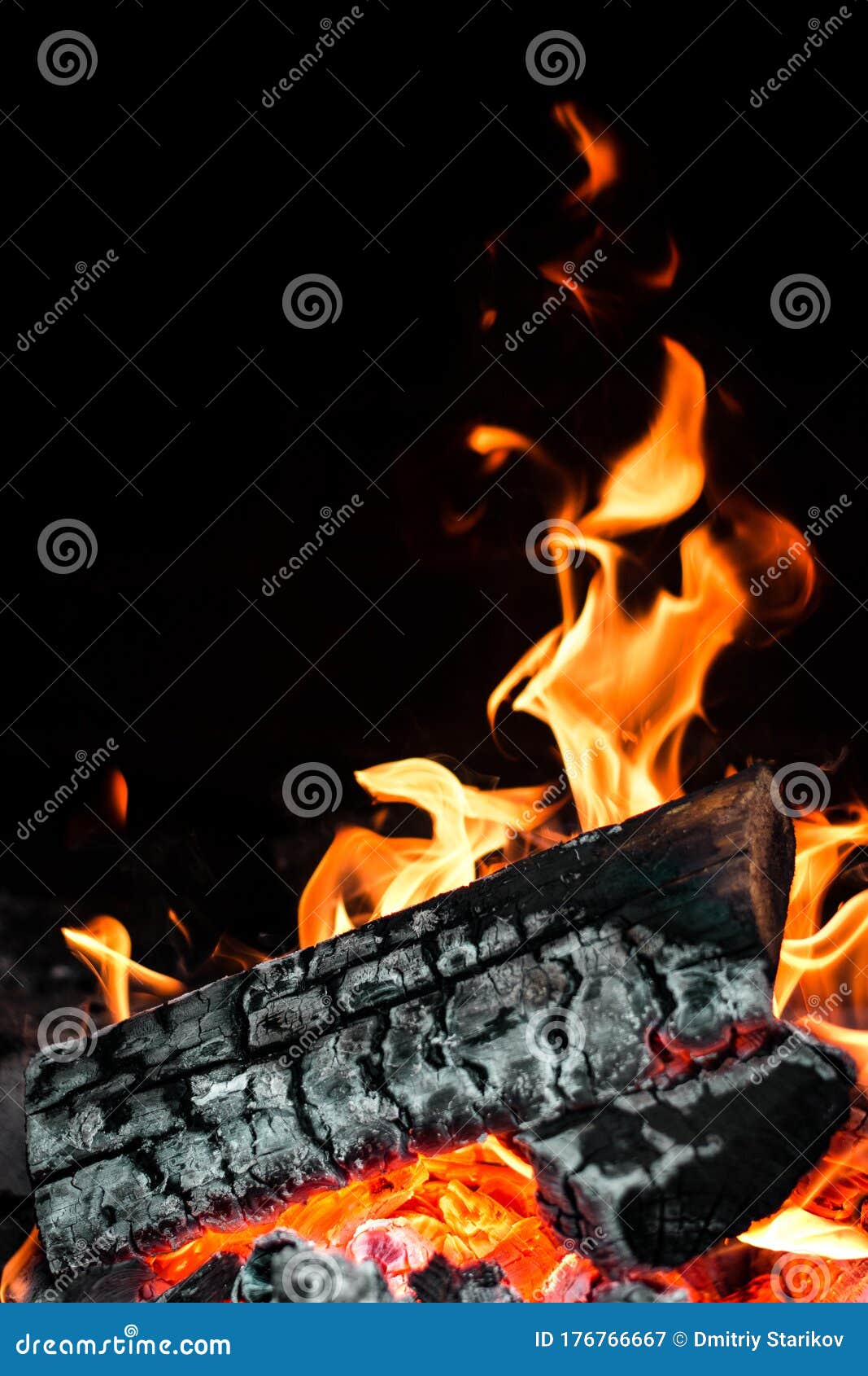Burning logs in a fire stock image. Image of autumn - 176766667