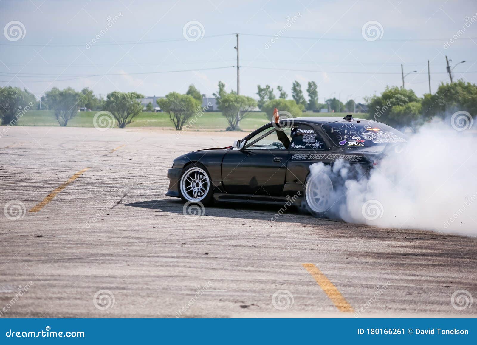 Burning rubber editorial photo. Image of event, smoke - 180166261