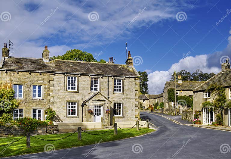 Burnsall Village stock photo. Image of route, scenery - 12061340
