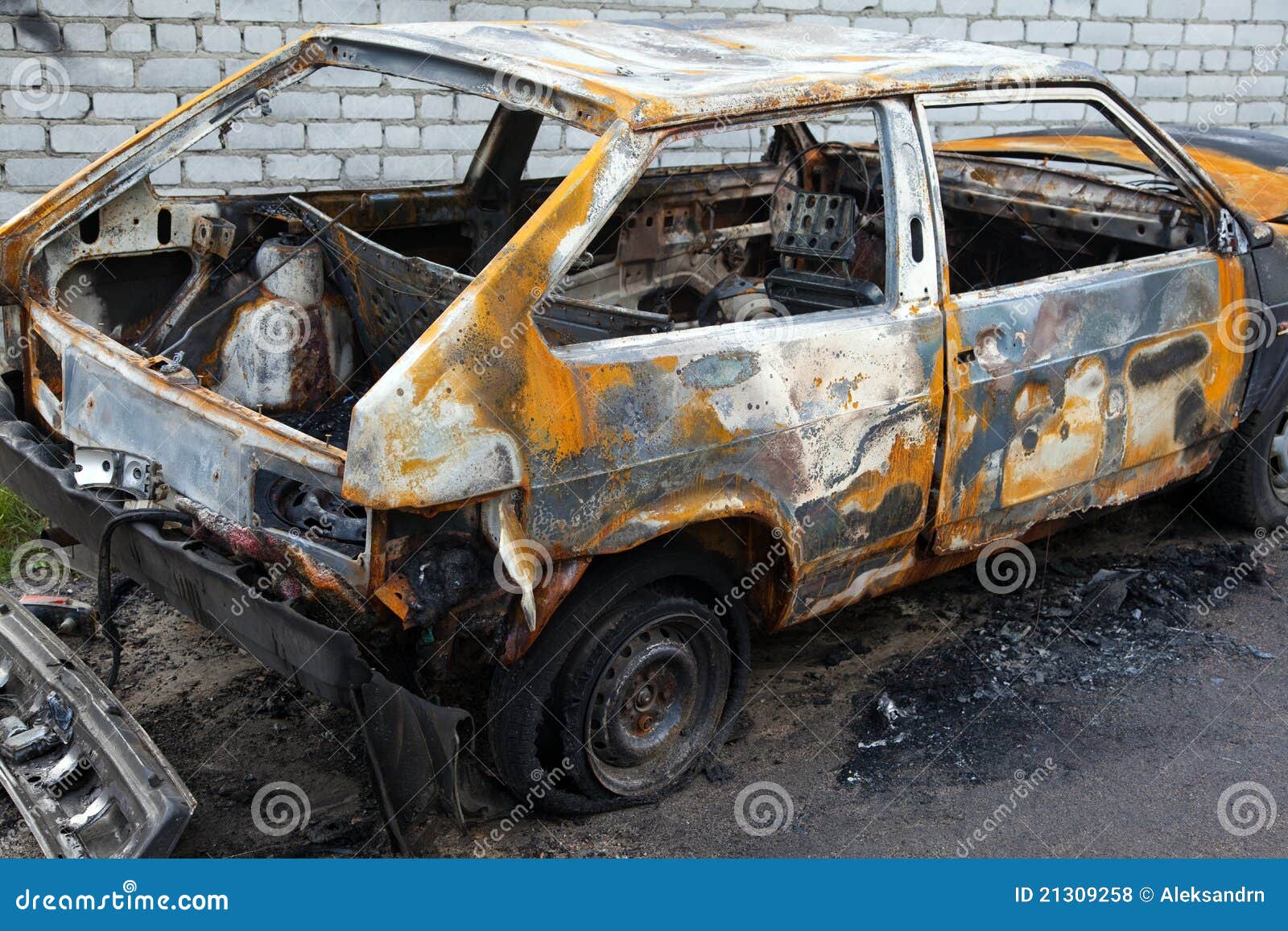 Burnt car stock photo. Image of loss, recycling, scrap - 21309258