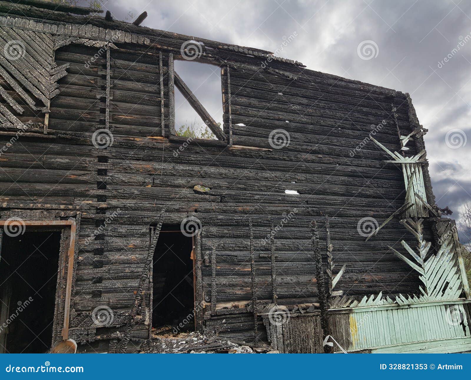 Burnt House Outdoor. Fire Damage Stock Image - Image of residential ...