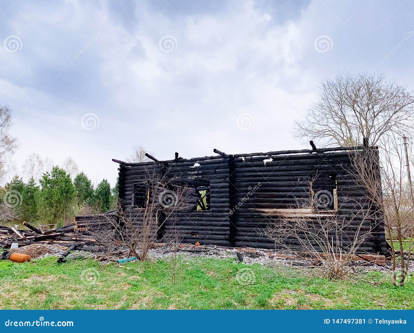 Burnt wooden house stock image. Image of fire, exterior - 147497381