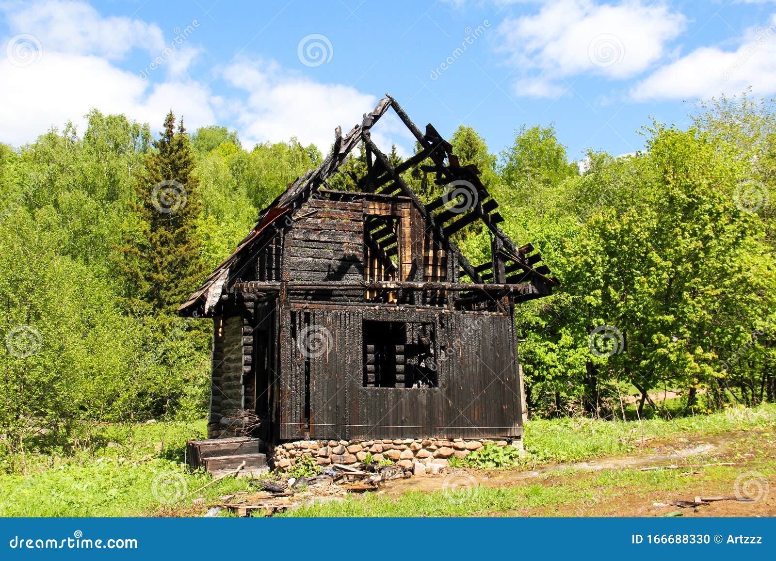 Burnt wooden house stock photo. Image of devastation - 166688330