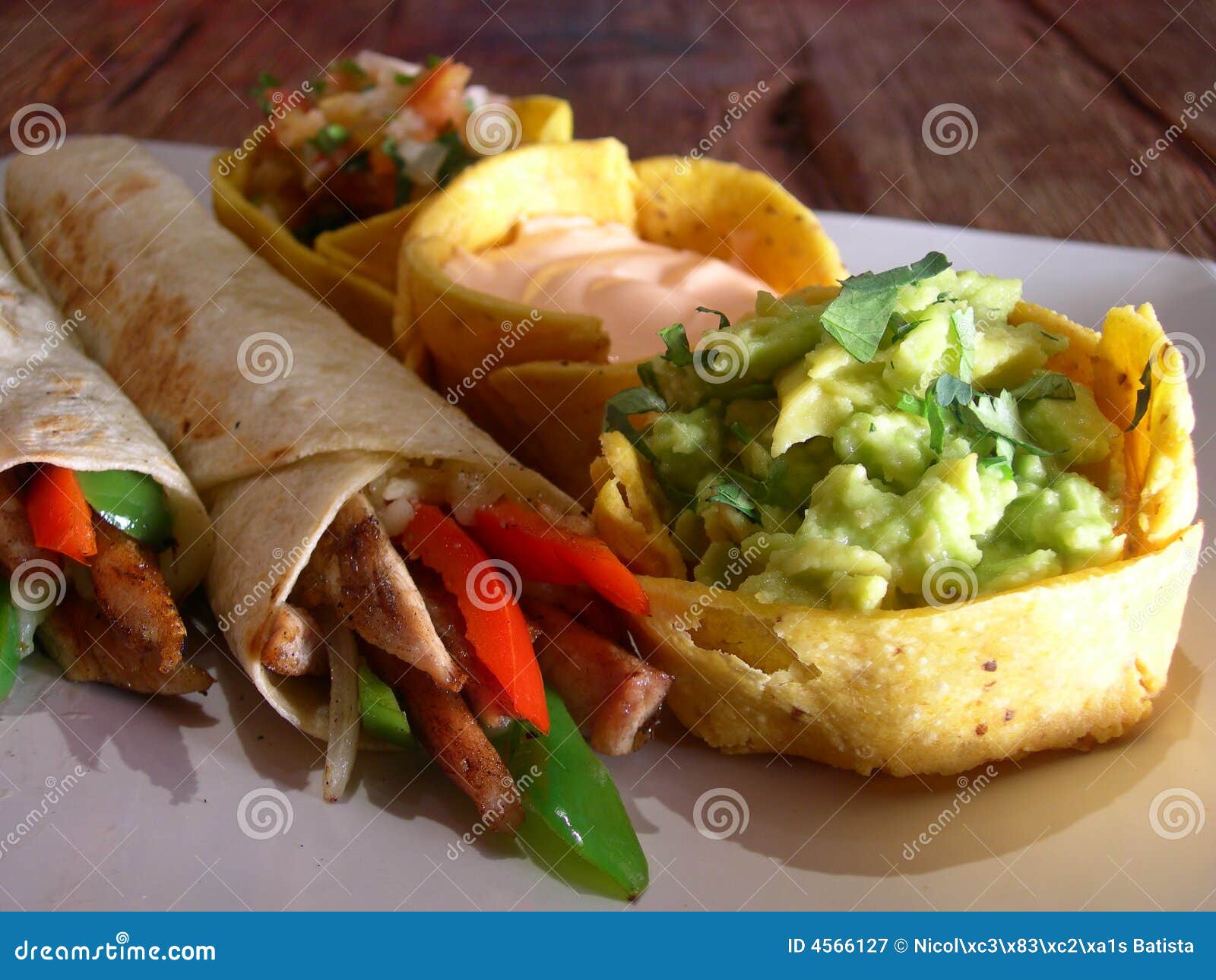 Burritos Mexicains De Poulet Image stock - Image du mexique, pain: 4566127