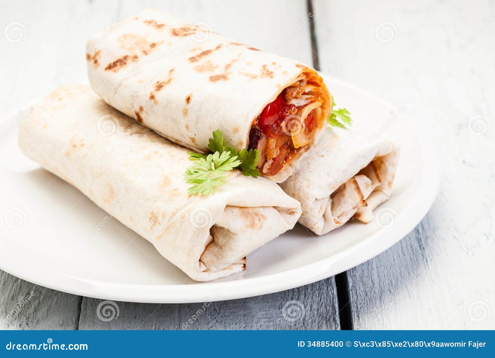Burritos mexicanos foto de archivo. Imagen de bocado - 34885400