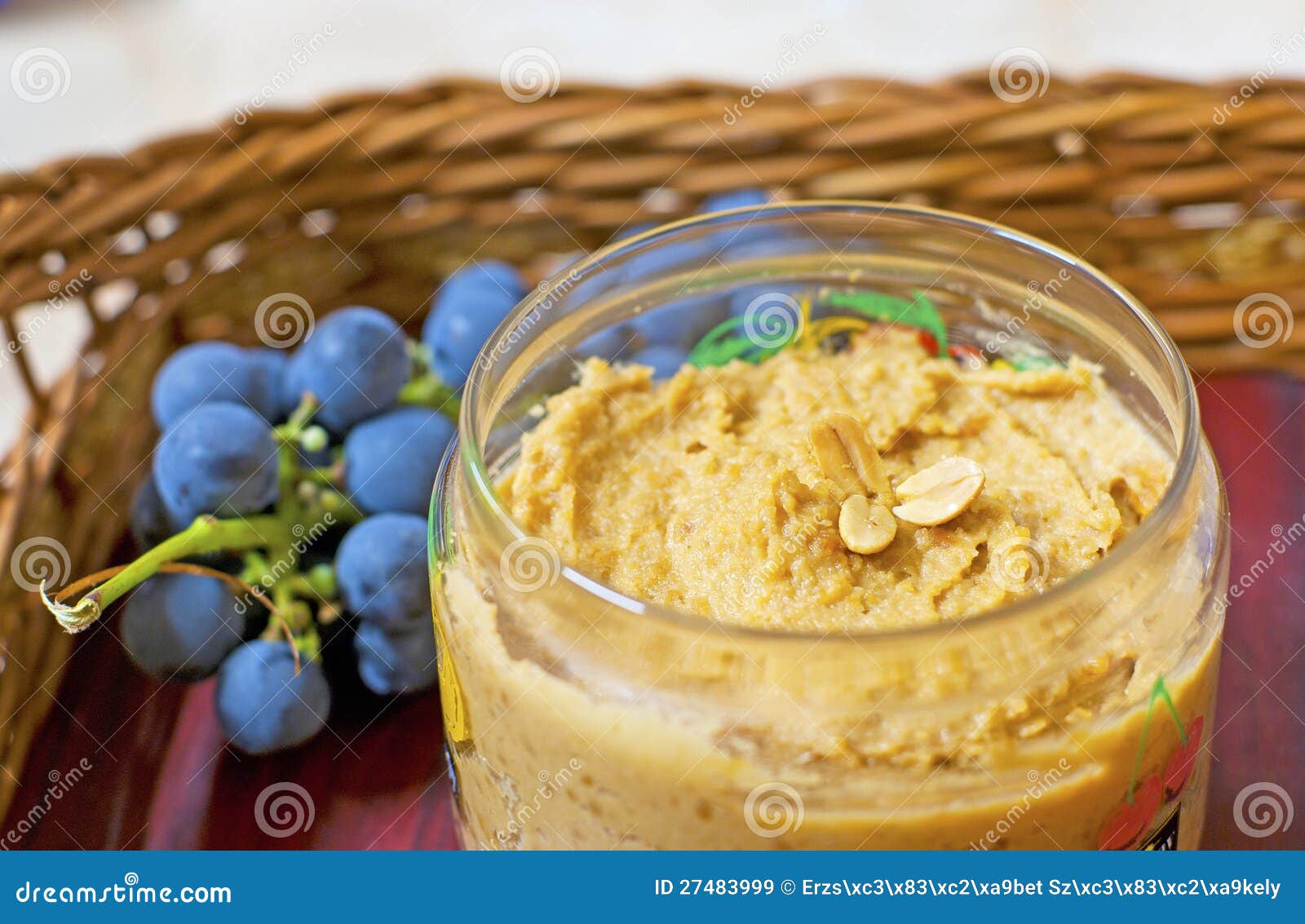 Burro Di Arachide Casalingo Immagine Stock - Immagine di grappolo ...