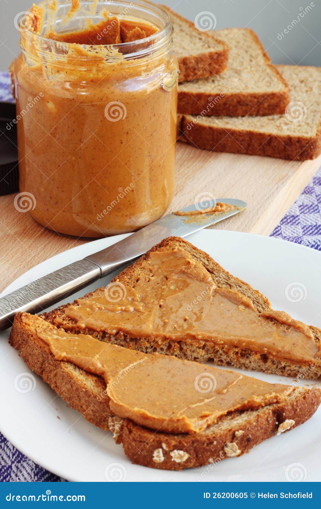 Burro Di Arachide Su Pane Tostato Immagine Stock - Immagine di sano ...
