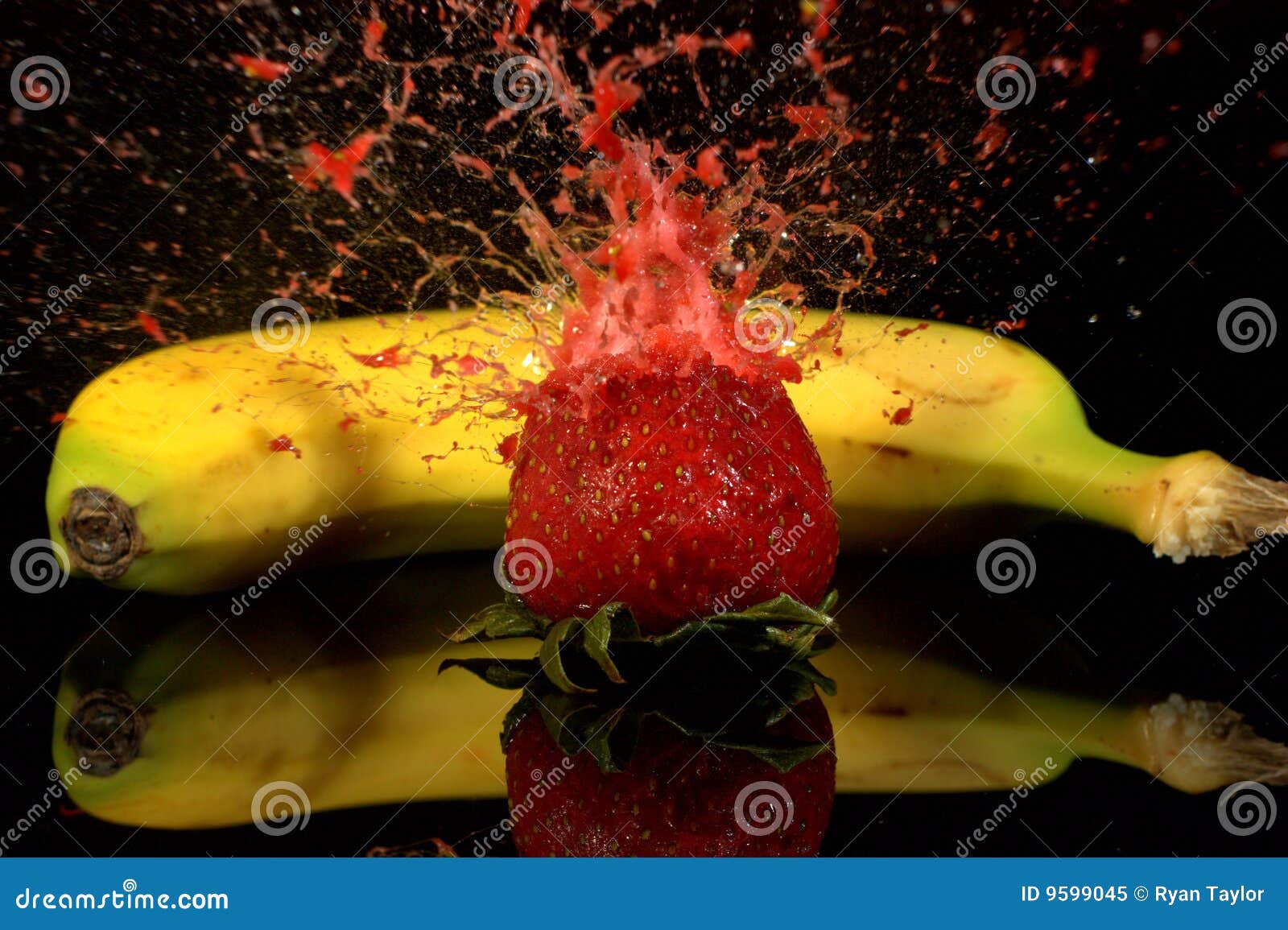 Burst della fragola immagine stock. Immagine di fragola - 9599045