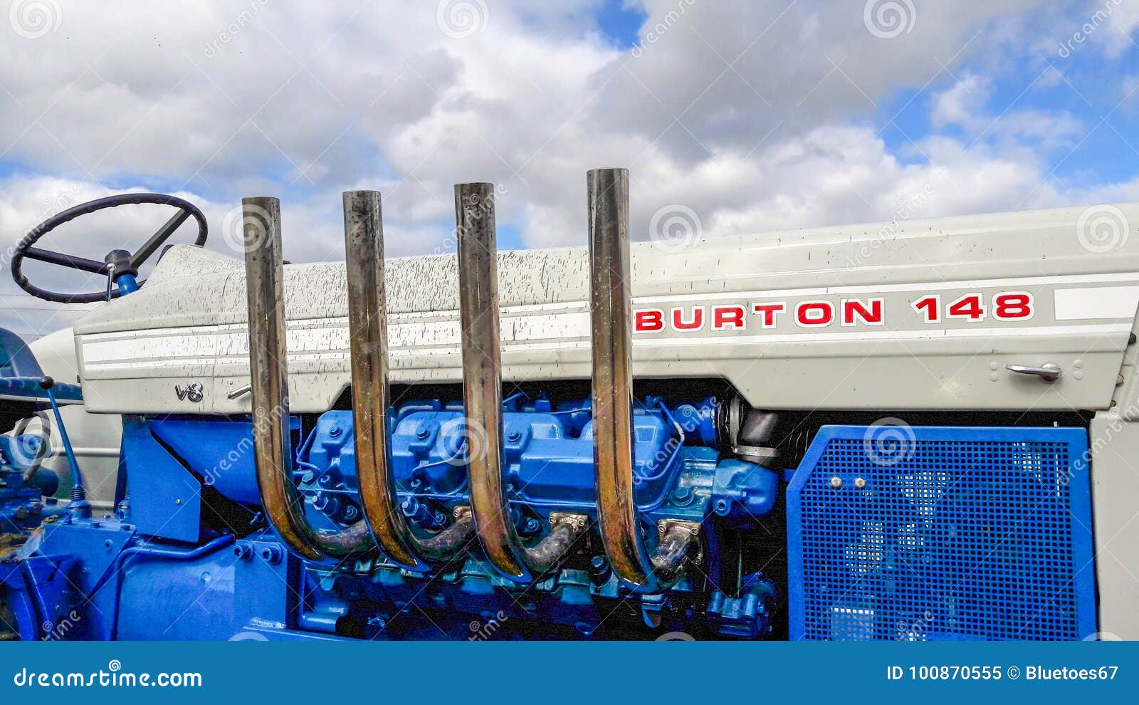 Old Ford Burton 148 Tractor Editorial Image - Image of grass, land ...
