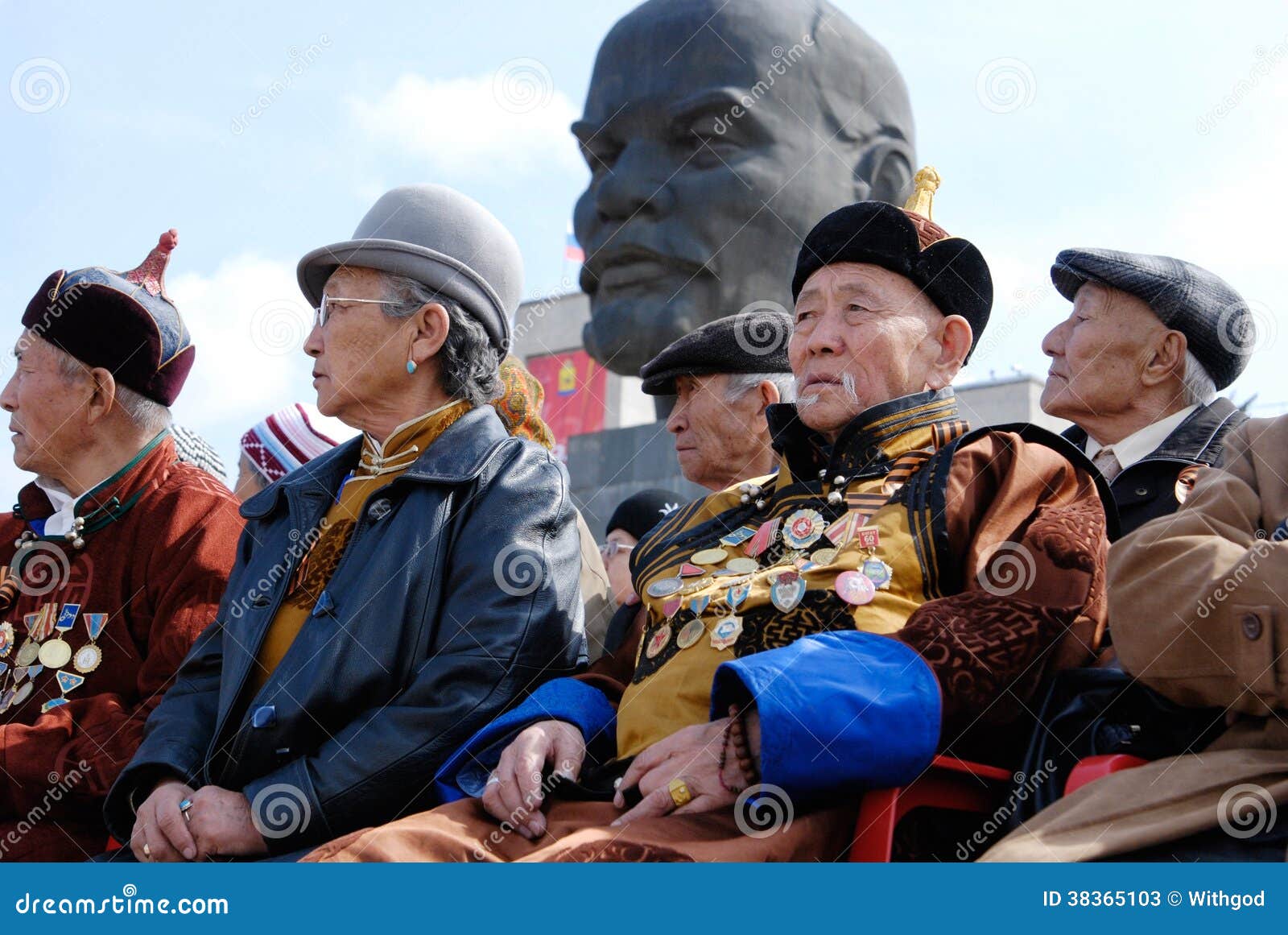 Huge Head Of Soviet Dictator Joseph Stalin Editorial Photo ...