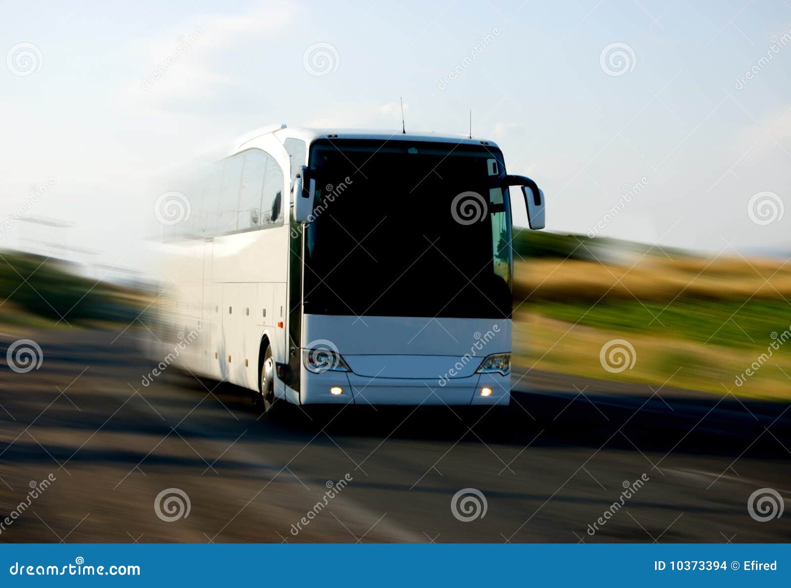 Bus bianco fotografia stock. Immagine di pubblico, movimento - 10373394