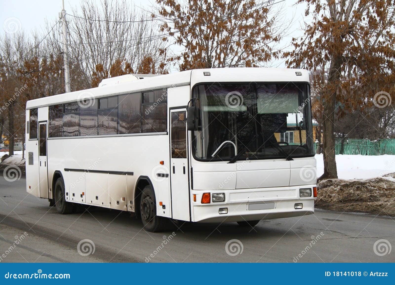 Bus bianco fotografia stock. Immagine di viaggio, modo - 18141018