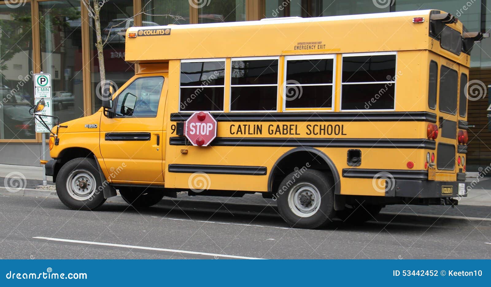Bus editorial photography. Image of gabel, school, portland - 53442452