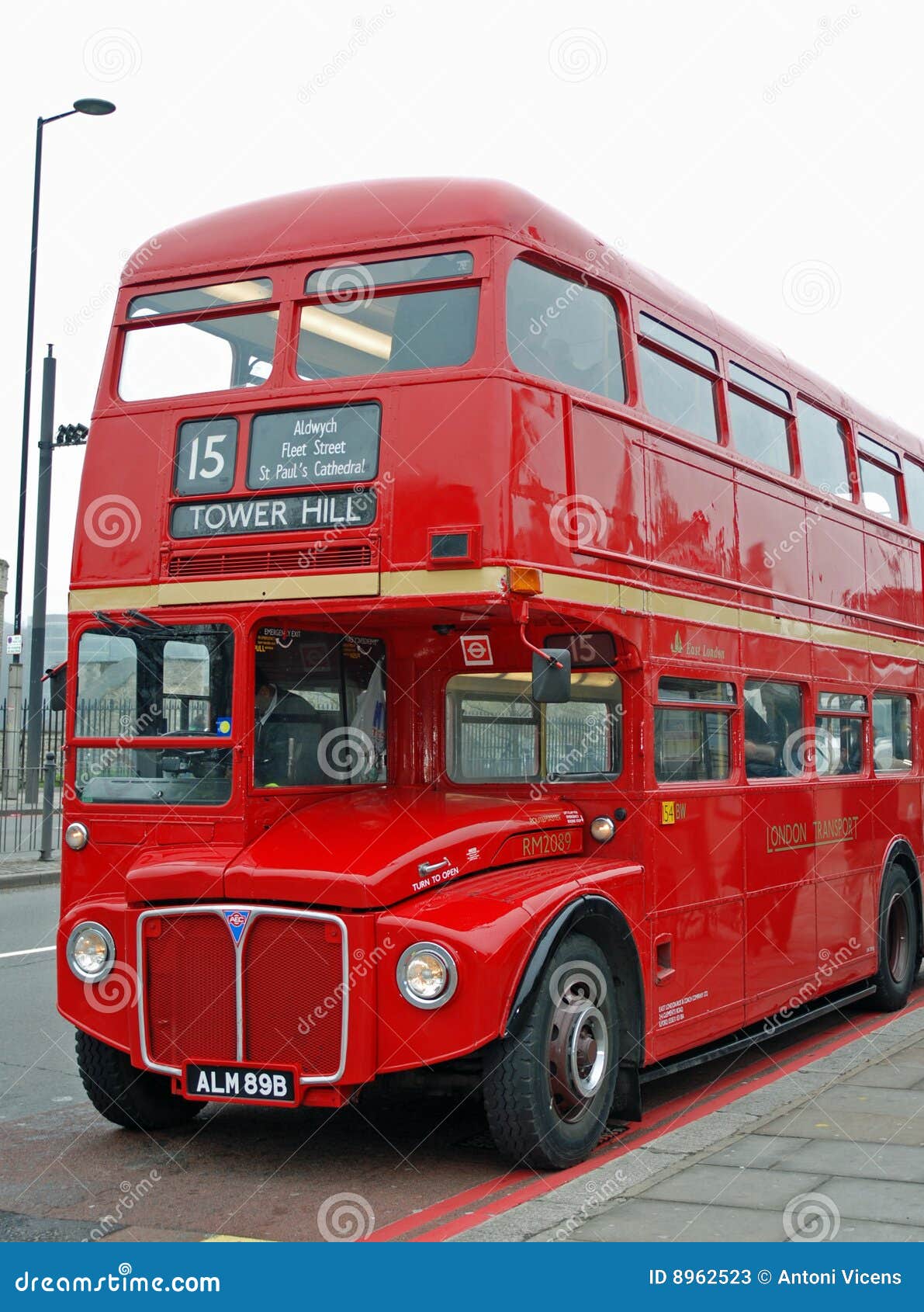 Bus classico di Londra fotografia stock editoriale. Immagine di ...