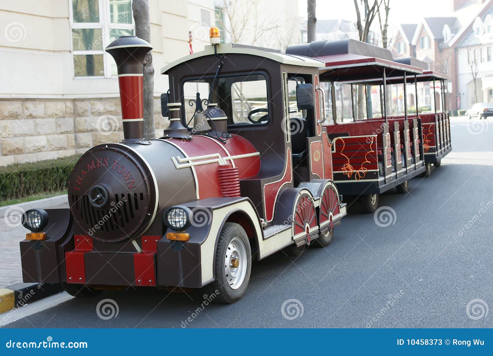 Bus D'excursion Comme Un Petit Train Image stock - Image du vacances ...