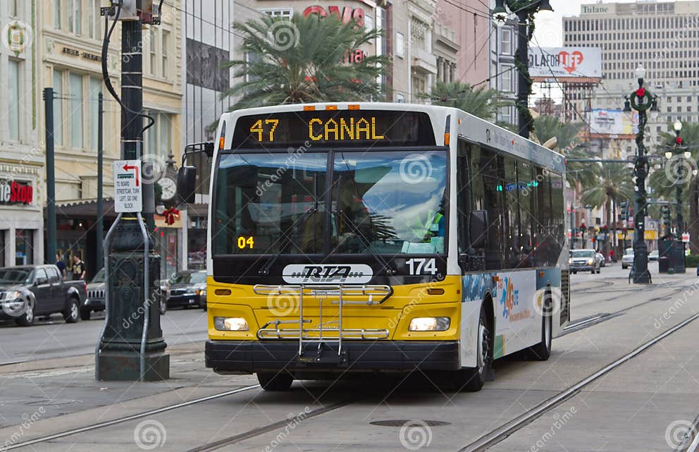 Bus de transport en commun photographie éditorial. Image du cuvette ...