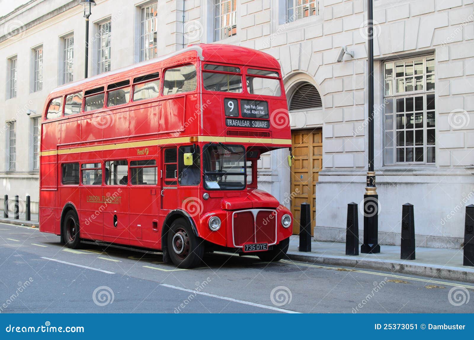 Bus Di Colore Rosso Di Londra Fotografia Editoriale - Immagine di ...