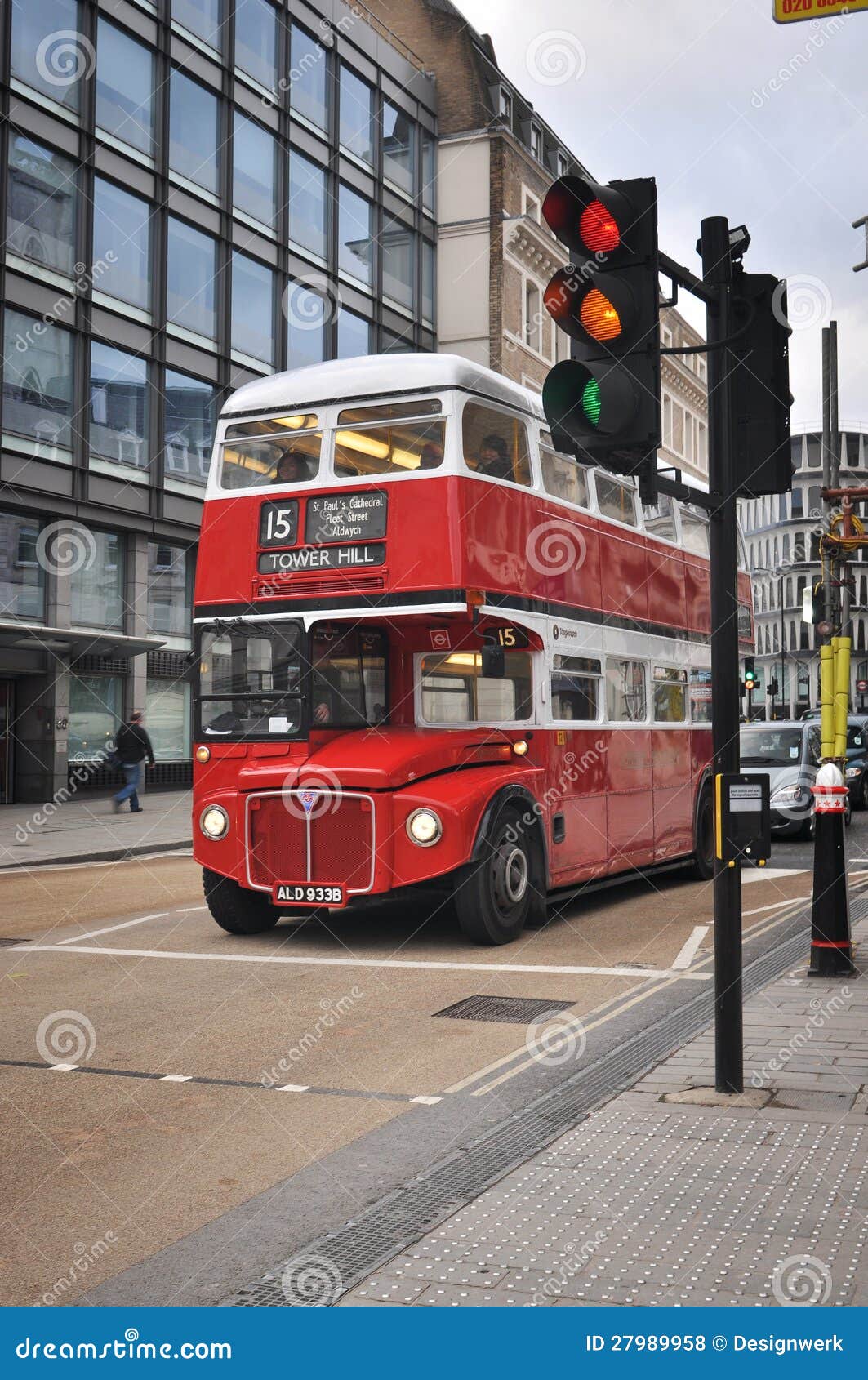 Bus Di Doppio Ponte Classico a Londra Fotografia Stock Editoriale ...