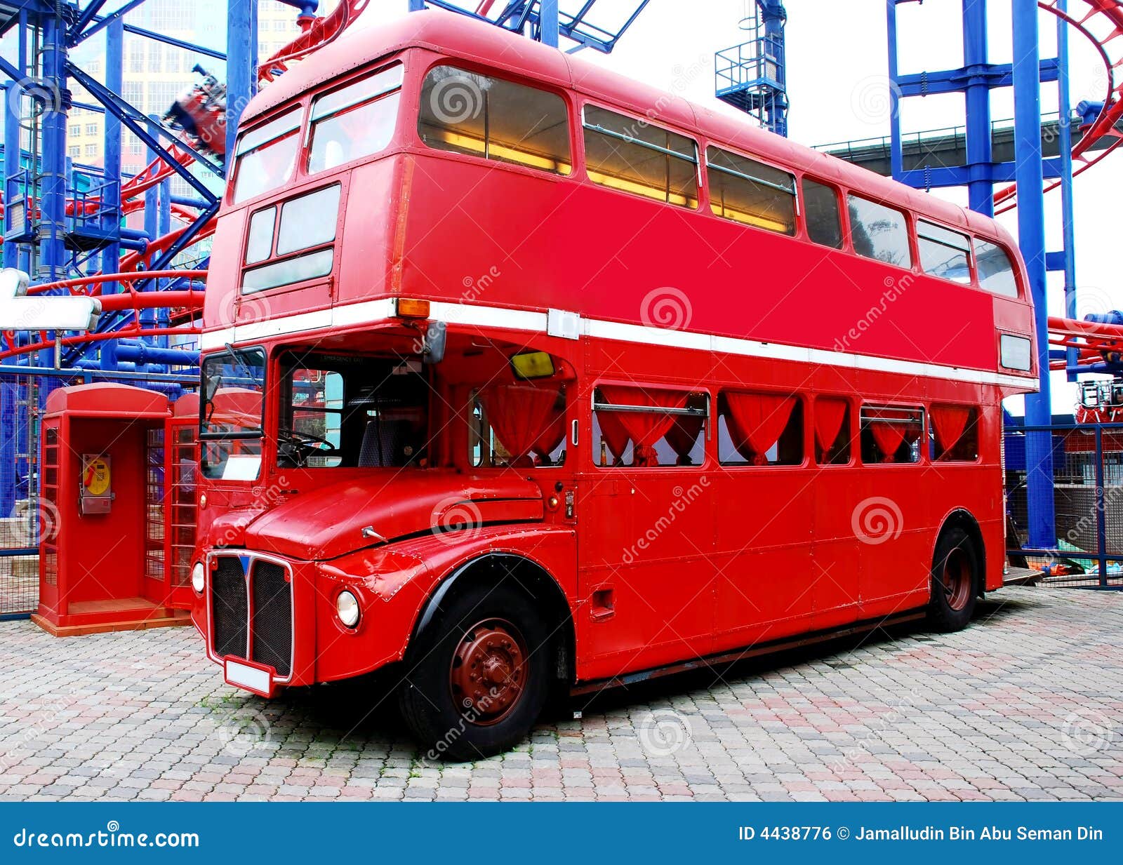 Bus di Londra fotografia stock. Immagine di autobus, corsa - 4438776