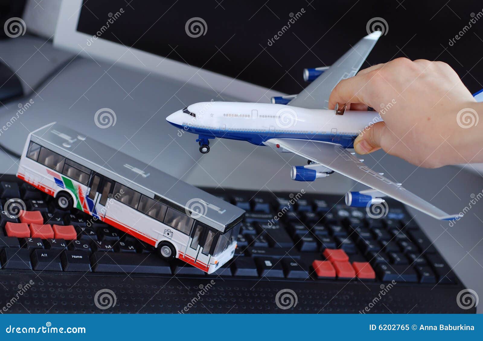 Bus oder Flugzeug stockbild. Bild von boeing, geschäft - 6202765