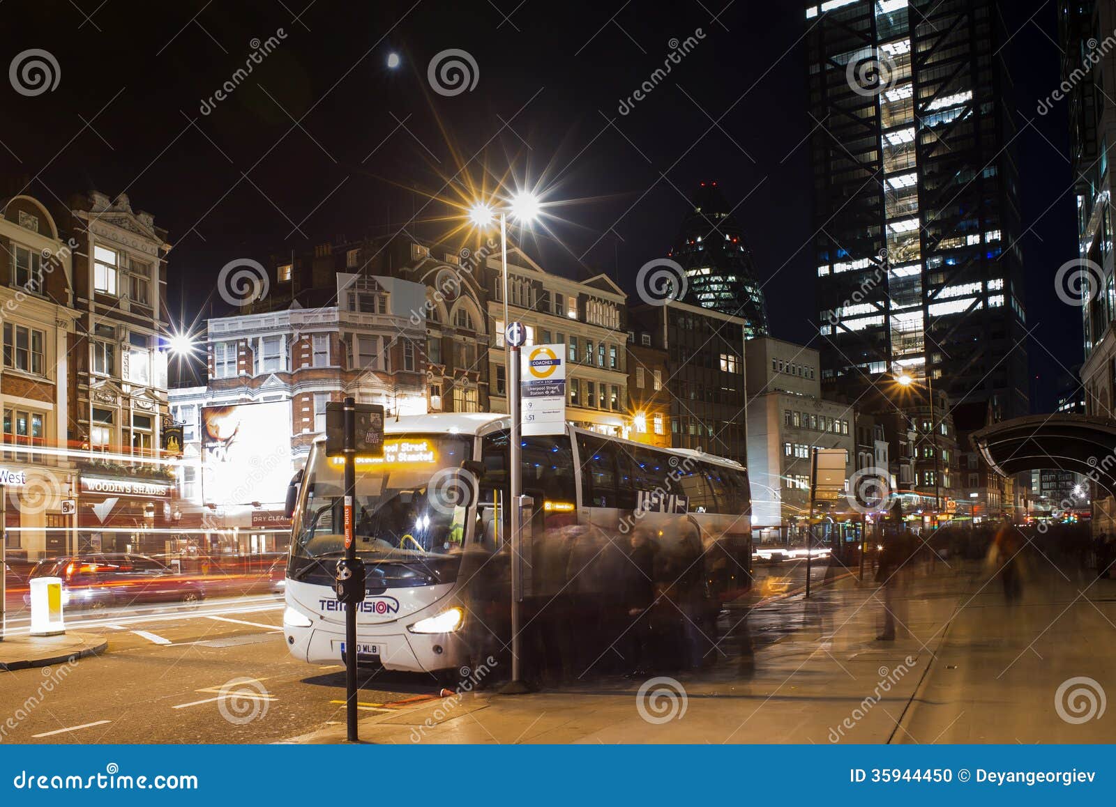 Bus and people at night editorial image. Image of traffic - 35944450