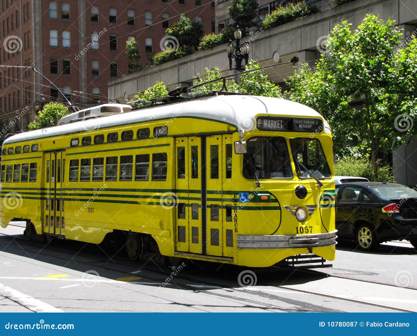 Bus public image stock. Image du liberté, publique, roadside - 10780087