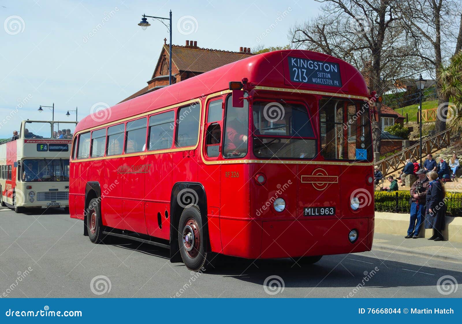 Bus Rosso Classico Di Trasporto Di Londra Immagine Stock Editoriale ...