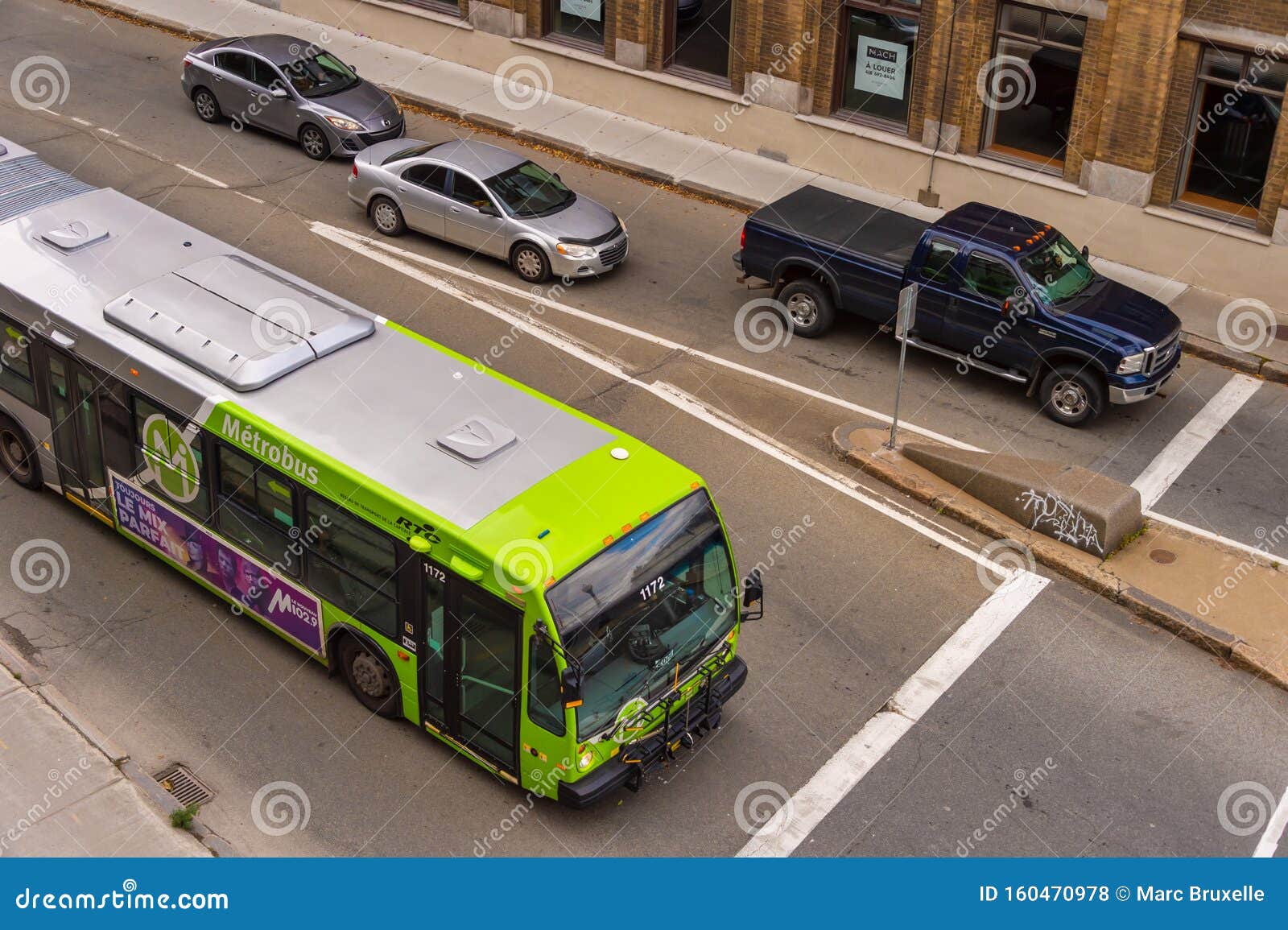 Bus RTC en Quebec foto de archivo editorial. Imagen de verde - 160470978