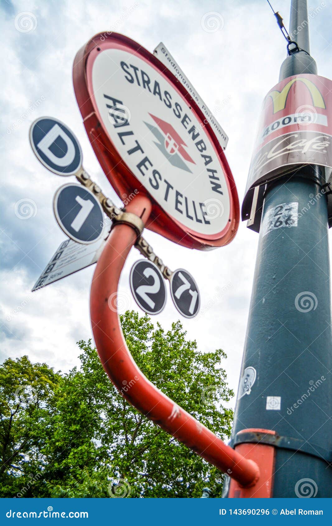 A bus stop in Vienna editorial photo. Image of european - 143690296