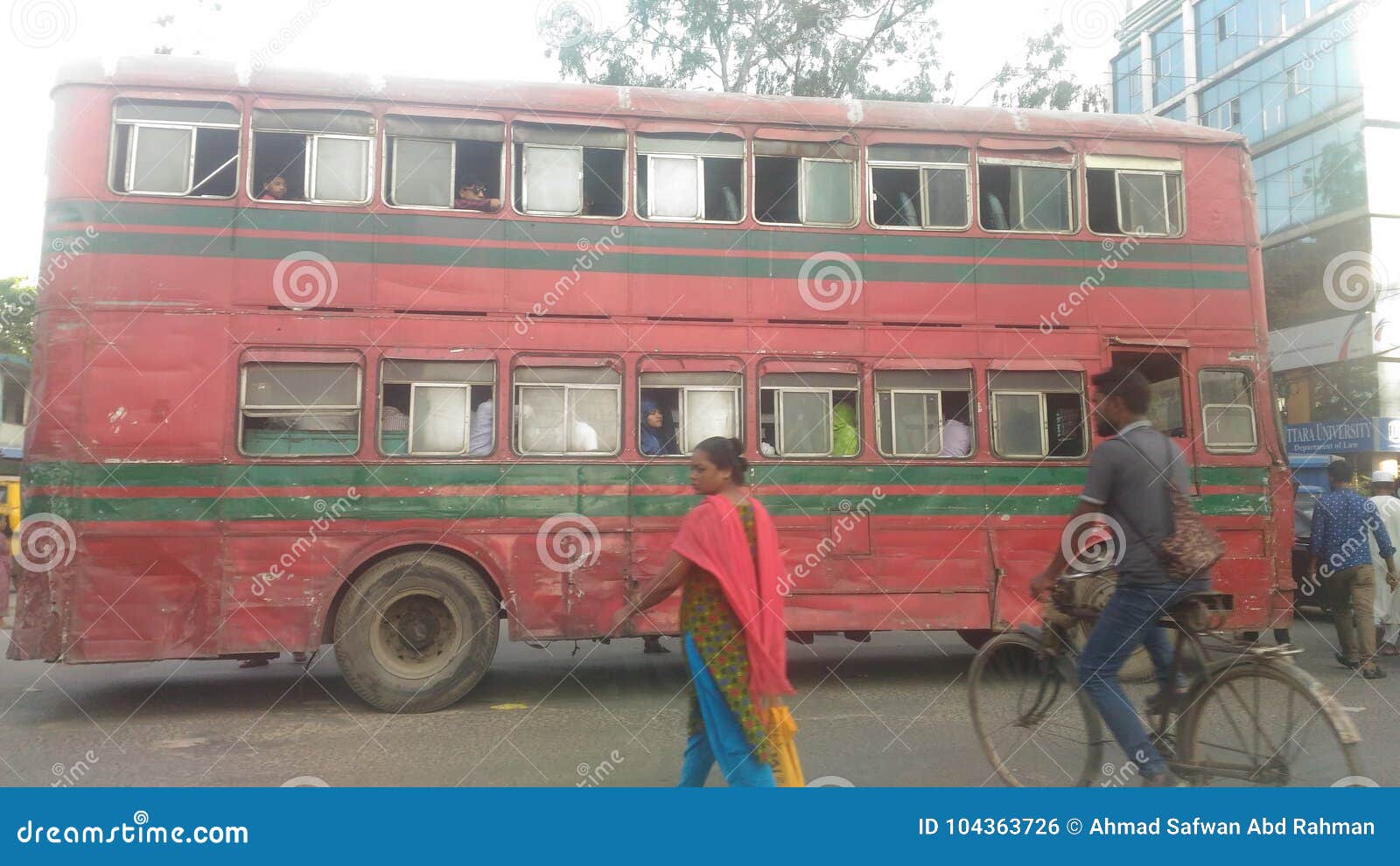 The Bus editorial photo. Image of deck, dhaka, double - 104363726