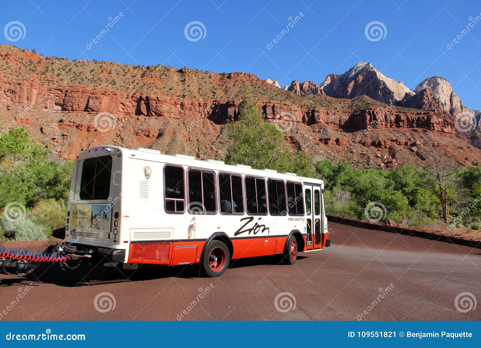 Bus Von Zion National Park Utah Redaktionelles Foto - Bild von reise ...