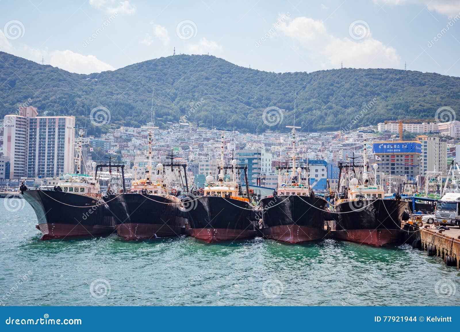 Busan port morski 2 obraz stock editorial. Obraz złożonej z visitant ...