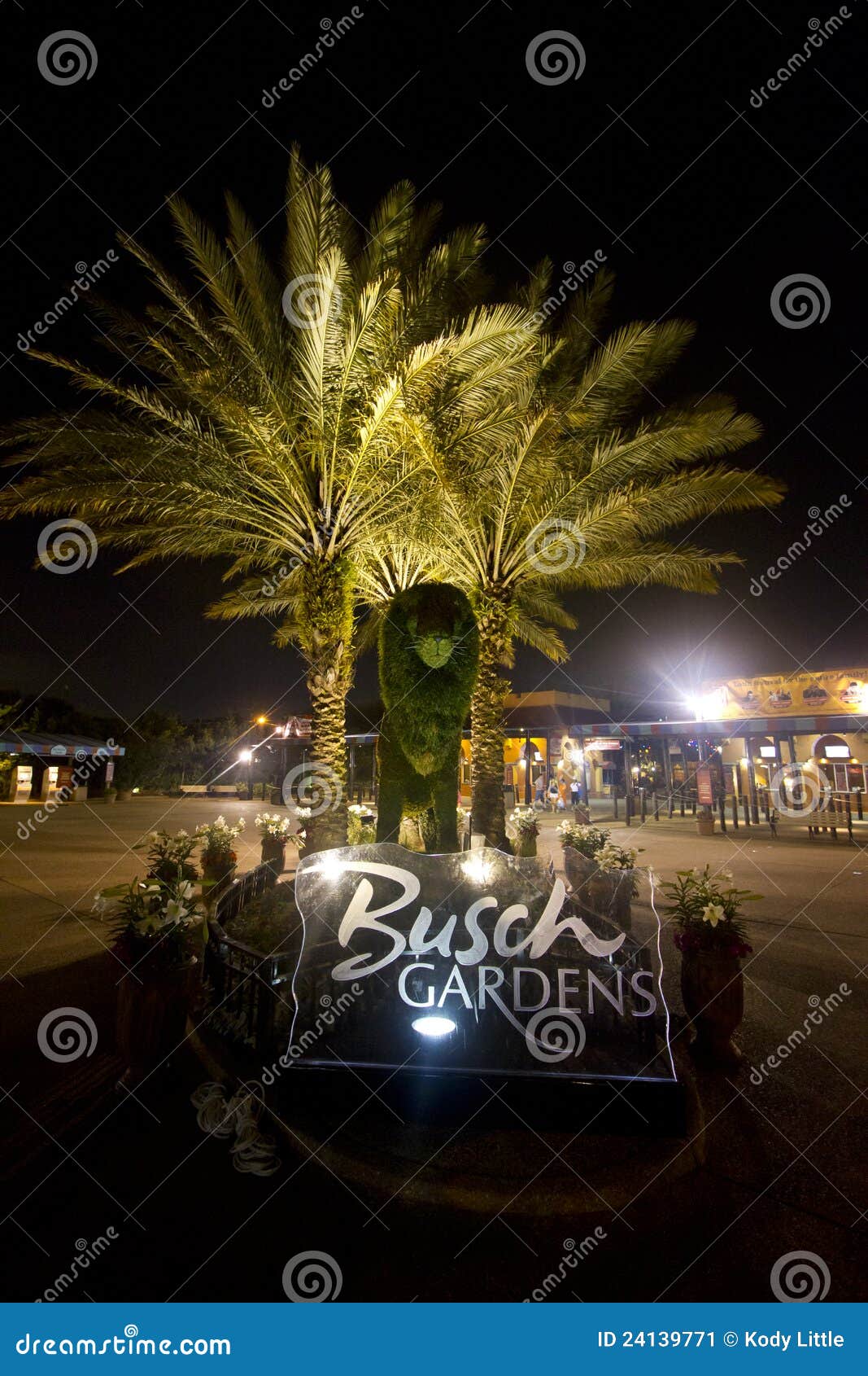 Busch Gardens Giant Snake Topiary Editorial Photo | CartoonDealer.com ...